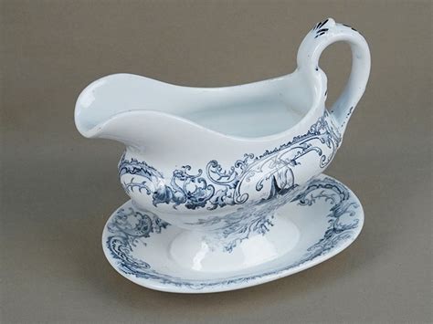 Соусник фаянс Товарищество М С Кузнецова конец Xix века