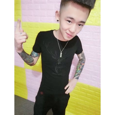精神小伙排面照片 社会人小伙集体照片 伤感说说吧