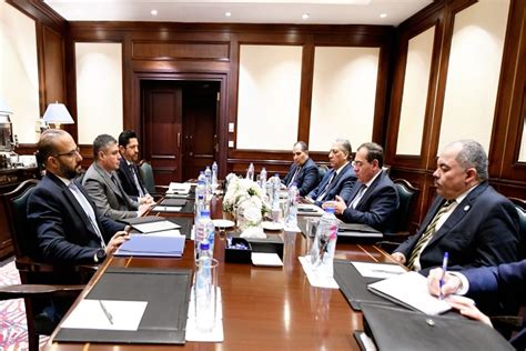 مباحثات وزير البترول والثروة المعدنية مع الرئيس التنفيذى لشركة بيكر هيوز