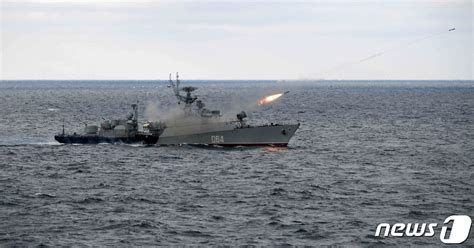 러 최신 핵잠수함 북극 북부함대 임시기지 이동 중