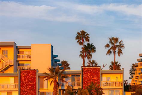 Your Guide To Navigating The Complexities Of Small La Moves