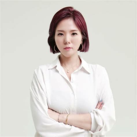 황하나 Muri Hana • Threads Say More