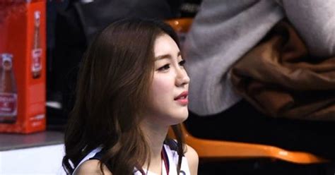 St포토 김연정 그림 같은 옆모습