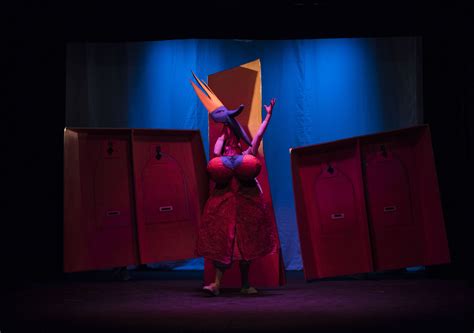 Дивите лебеди Държавен Куклен Театър Пловдив