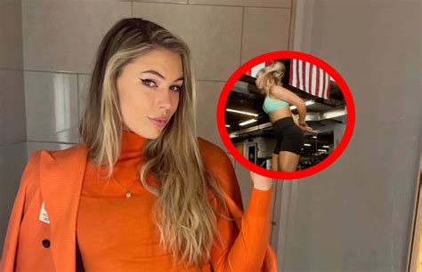 Foto Jutta Leerdam Laat Zich Heel Diep In Haar Shirtje Kijken Tijdens