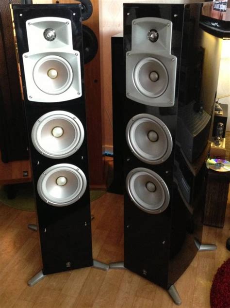 Yamaha NS-555, altavoces de suelo - tuexperto.com