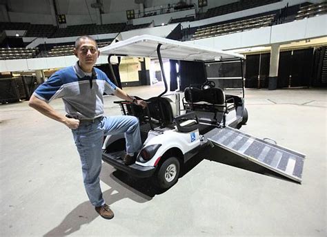 ეტლით მოსარგებლე ადამიანები საქართველოში ადაპტირებულია სანდრო Facebook