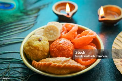 디왈리 과자 잘레비 Jhangiri 이마르티 잘라비아 Jndian 달콤한 디저트 미타이 축제 Dussehra Holi Ganesh Chaturthi Ram Navami