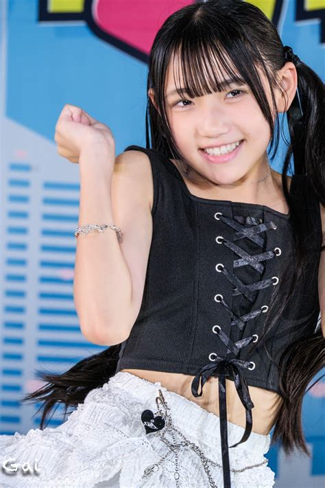 スーパースレンダーjc美少女･まゆちゃん4『ダンチャレ〜ビビデバ』 Gais Portrait Photo