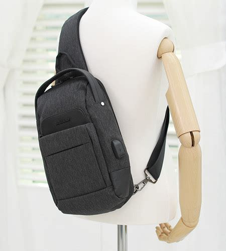 체스백레프트필드가방도매캐주얼가방여성가방도매남성가방도매메신저백자전거가방여행여권가방