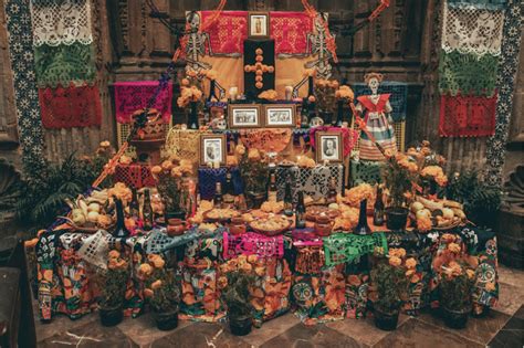 Families Honor Ancestors Observing Día De Los Muertos The Hilltopper