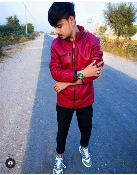 Sher Mohammad Medium