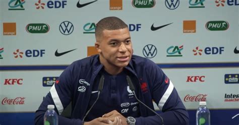 이정우의 스포츠 랩소디 음바페가 진짜로 가짜 뉴스에 놀아나는 축구팬 이정우의 스포츠 랩소디 음바페가 진짜로 가짜 뉴스에 놀아나는 축구팬