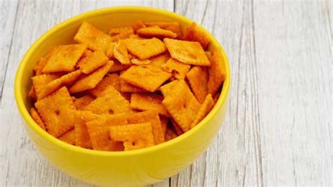 Cheez It Partners With Wendys On Baconator Inspired Cracker Delishably