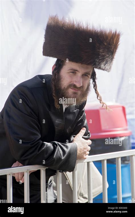 How To Put On A Jewish Hat At Gustavo Christensen Blog