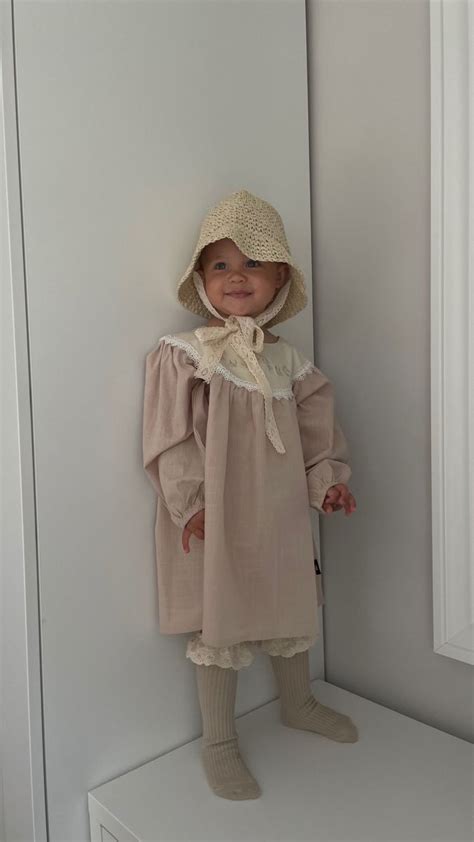 Девочка в платье