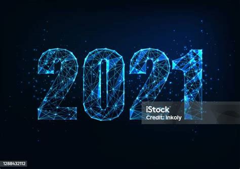 다크 블루에 빛나는 낮은 다각형 2021 번호미래 새해 디지털 웹 배너 템플릿 홀로그램에 대한 스톡 벡터 아트 및 기타 이미지 홀로그램 숫자 초현대적 Istock