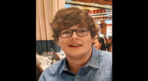 22歲男車禍後比心慘遭警方電擊後槍殺 父母獲賠5 84億天價 蕃新聞