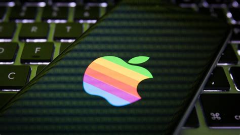 Apple Warns Iphone Users About Mercenary Spyware Attack