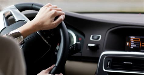 자동차 에어컨 냄새 원인과 해결 방법은 픽플러스