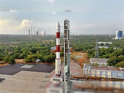 Isro ने रचला इतिहास भारतातील सर्वात मोठं Lvm3 रॉकेट लॉंच Isro Launches India Largest Lvm3