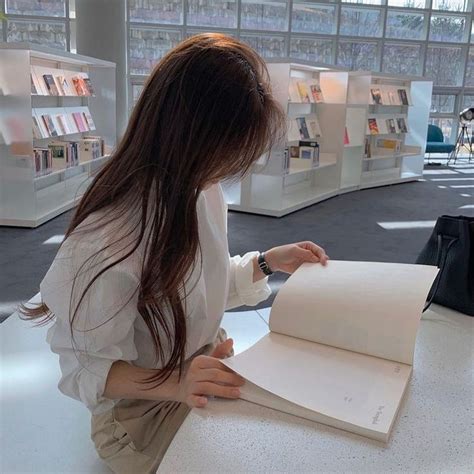Pin Oleh H E Y L R I N A Di Hey Gadis Ulzzang Permodelan Pemotretan