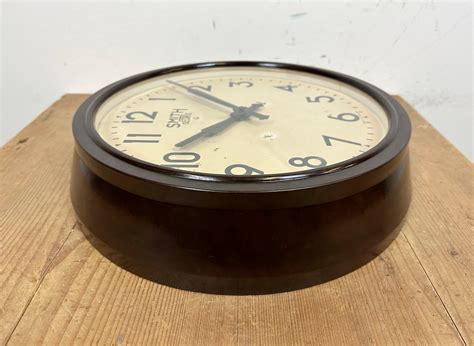 Brown Industrial Bakelite Wall Clock From Smith Sectric 1950s For Sale