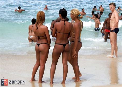 Splendid Backsides On The Beach Two By Voyeur Troc Zb Porn