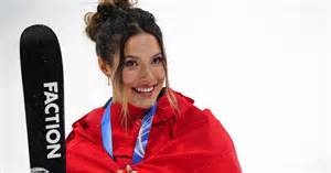 Quand Eileen Gu Médaille Dor En Halfpipe Dansait Pieds Nus Au Bal
