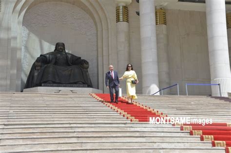 Төрийн шагналын хур буулаа