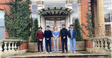 Acs Egham Celebrates Record Breaking Seven Oxbridge Applicants Acs