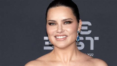 Adriana Lima Angelo A 41 Anni Cosa Farà Con Victorias Secret