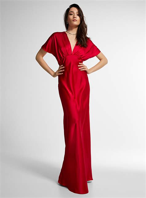 Ruby Plunging V Neck Long Satiny Dress Icône Simons
