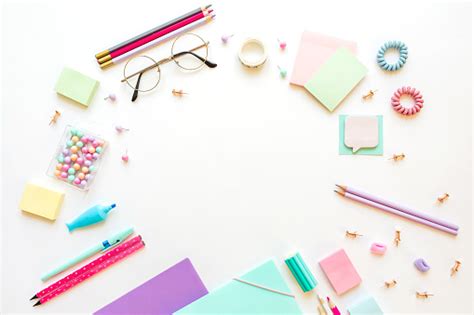 문구 파스텔 색조로 설정 된 소녀 흰색 배경 플랫 레이 고립 조롱 맨 위 보기 공간을 복사합니다 0명에 대한 스톡 사진 및 기타 이미지 Istock