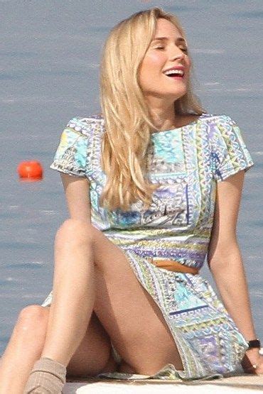 Foto De Alguns Nipslip E Upskirt Para Animar A Semana