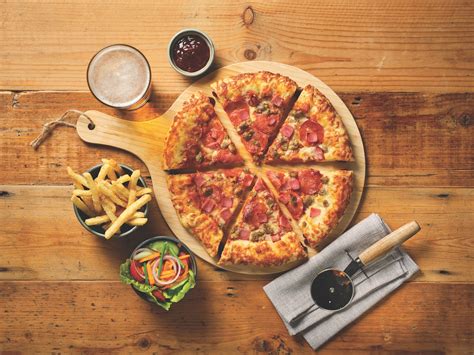 Chicago Town Bbq Filled Crust Magnificent Meat Feast Dr Oetker Uk