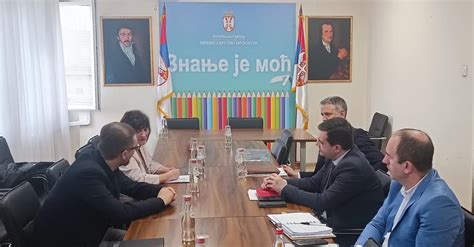 Договори у Министарству просвете Србије Варош РТВ