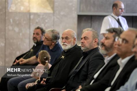 ارامنه تهران برای ایران و نیروهای مسلح دعا کردند عکس