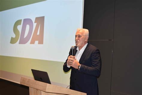 Bio Načelnik Hadžića 20 Godina Hamdo Ejubović Neće Se Ponovo Kandidirati