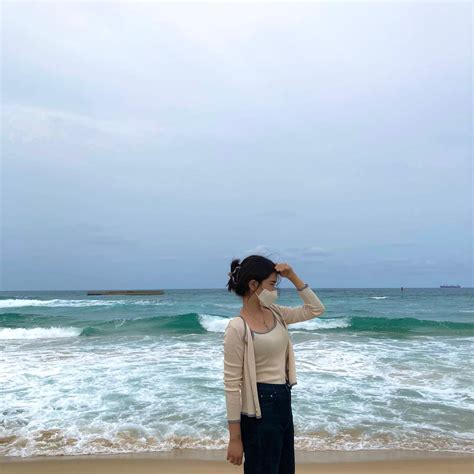 풍동미용실 아이디헤어풍동점 수석실장 김정아 안녕하세요 아이디헤어 주아입니다 중단발레이어드컷 빌드펌 무거운 기장은 자르고 가볍고 산틋한 느낌으로 중단발스타일은