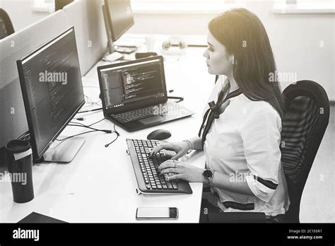 Software Developer Female Hi Res Stock Photography And Images Alamy
