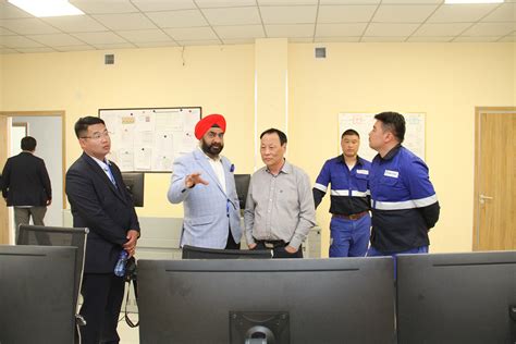 Энэтхэгийн Элчин сайд М П Сингх Газрын тос боловсруулах үйлдвэрийн бүтээн байгуулалттай танилцав