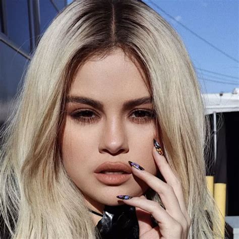 10 مدل موی جذاب سلنا گومز که می توانید از آنها ایده بگیرید