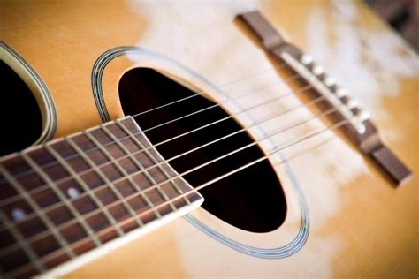 Why Do My Guitar Strings Smell Bad Explained Hobby Guitarist