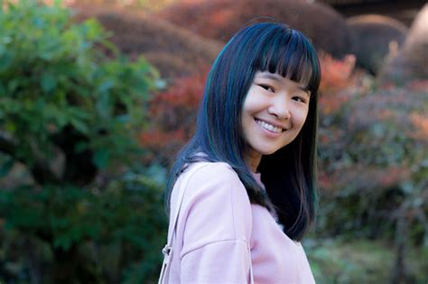 파란색과 녹색 머리를 가진 아름 다운 젊은 아시아 여자의 초상화 자연에 대한 스톡 사진 및 기타 이미지 자연 파란 머리 가을 Istock