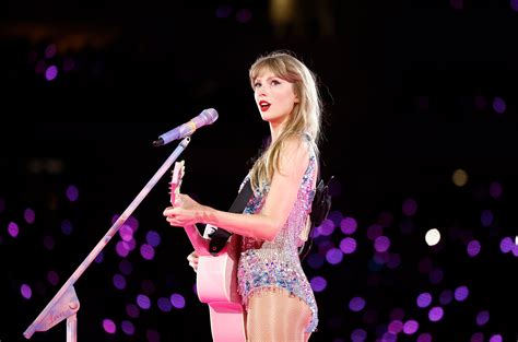 Taylor Swift Mempersembahkan 1989 Taylors Edition Dengan Tulisan