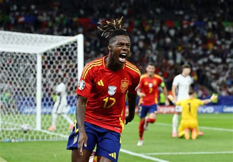 Nico Williams Ghi Bàn Cho Tây Ban Nha Gia Cảnh Vô Cùng đặc Biệt Cha