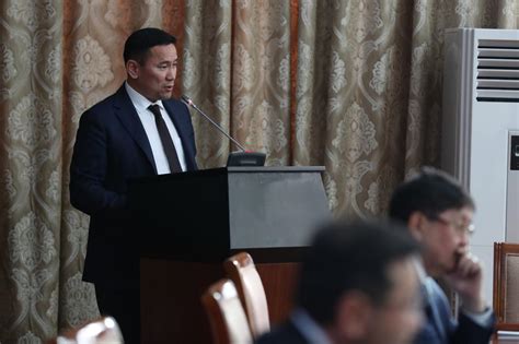 МҮХАҮТ ийн Ерөнхийлөгч Д ЭНХТҮВШИН Уул уурхай аялал жуулчлалаас бусад эдийн засгийн