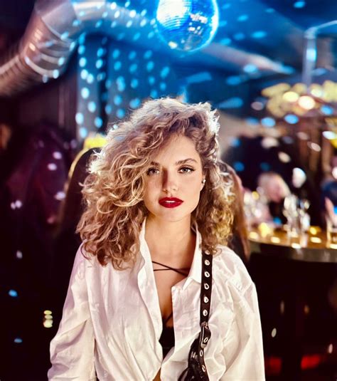 Евгения Шахнович— Российская актриса и певица