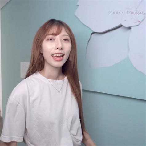 【隱藏版】model Me溫泉影片 成人 無碼 大尺度 網紅 紗季老师 💦貓奴美眉超激尺度 露天市集 全台最大的網路購物市集